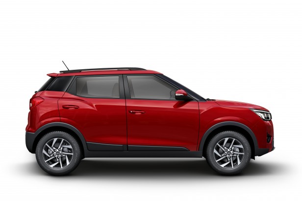 Comparer Suzuki Grand Vitara vs Mahindra XUV 300 2026 au Maroc| Moteur.ma